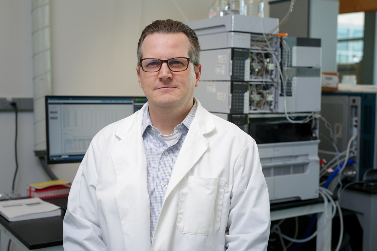 Chris Higgins’ work on PFAS remediation wins SERDP Project of the Year ...