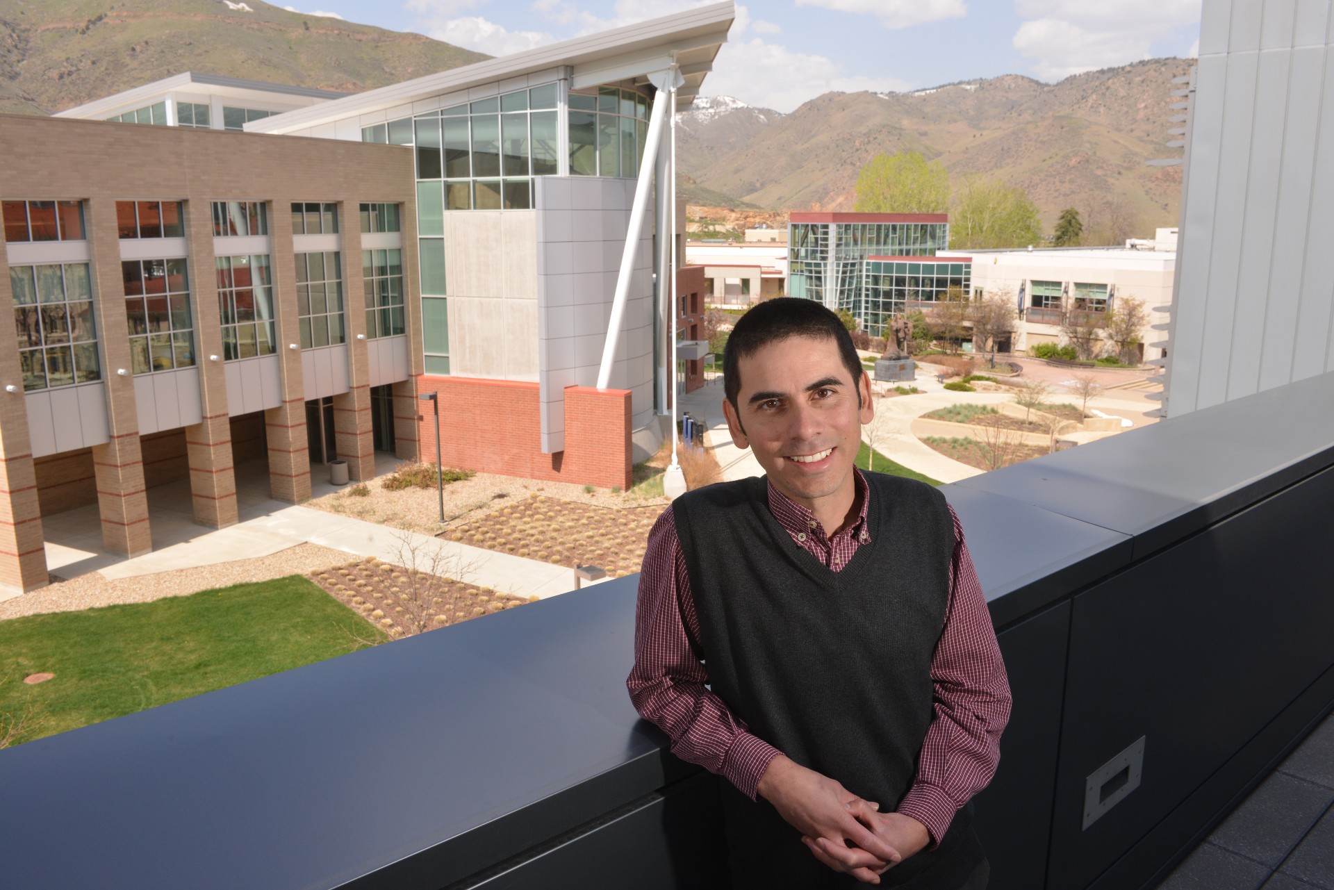 Paulo Cesar Tabares-Velasco wins ASHRAE Distinguished Service Award ...