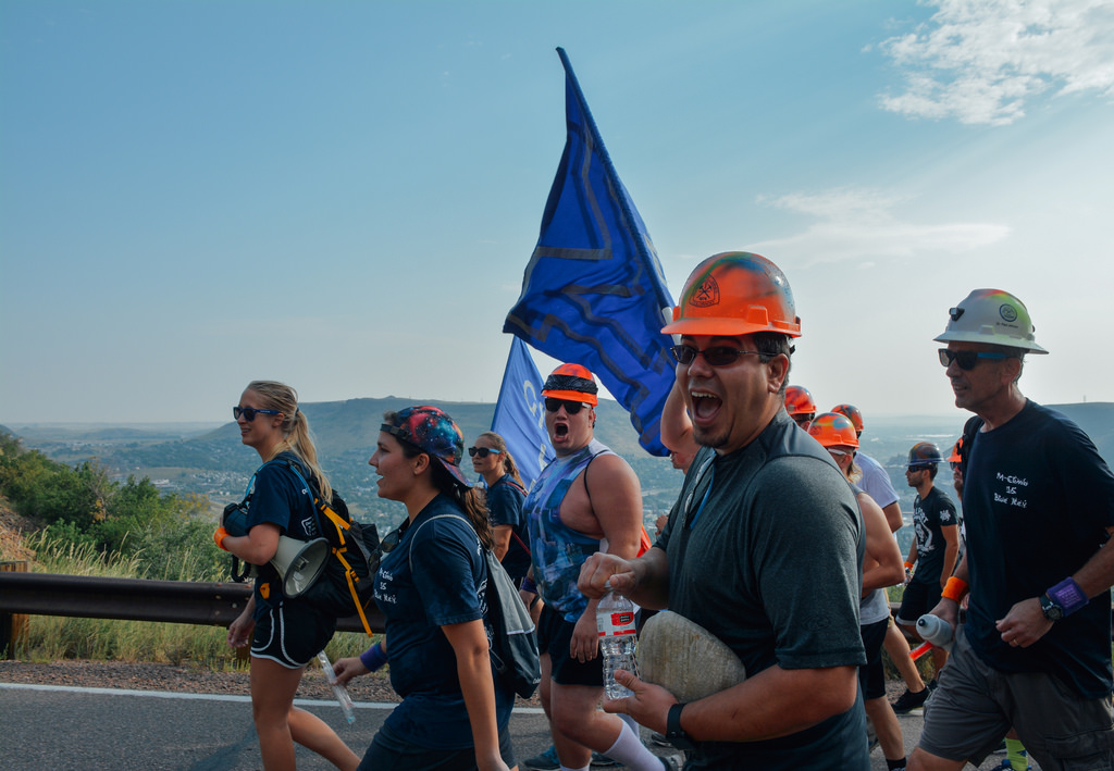 Incoming students hike Mt. Zion for M Climb Aug. 19 | Colorado School ...