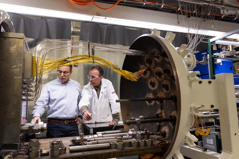 Solid oxide fuel cell at Colorado Fuel Cell Center now helping to power ...